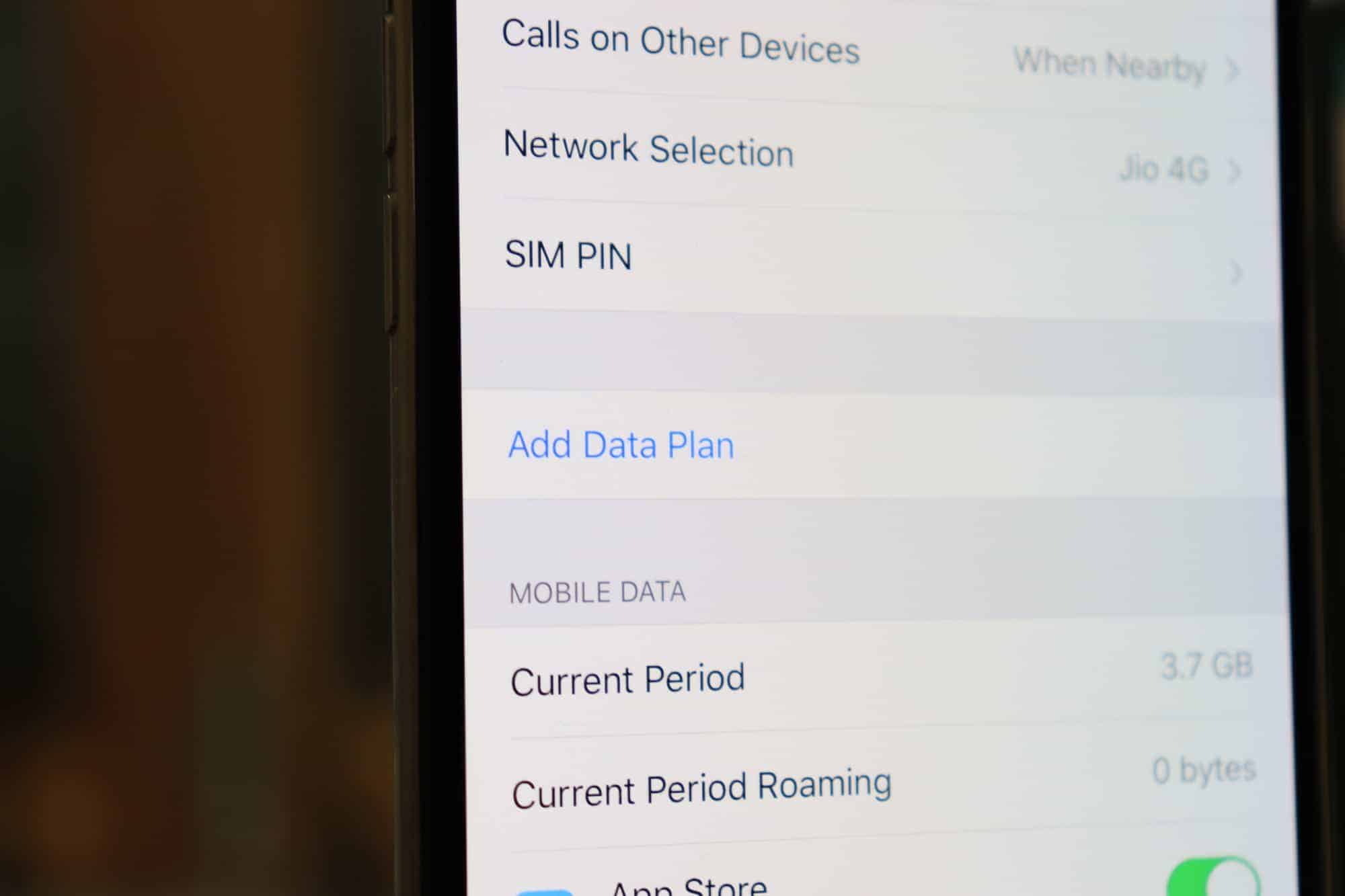 How to use Verizon eSIM with QR Code on iPhone XS and iPhone XR
