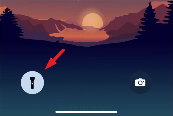 How to Turn Flashlight On & Off on iPhone 14