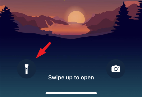 How to Turn Flashlight On & Off on iPhone 14